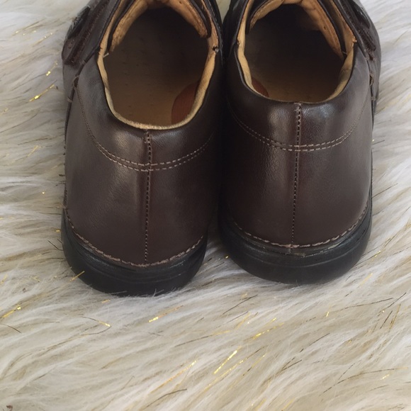 Clarks | Shoes | Clarks Artisan Size 9 Brown Leather | Poshmark
